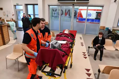 Szpital - Odcinek 28 Sezon 10 - streszczenie odcinka | Telemagazyn