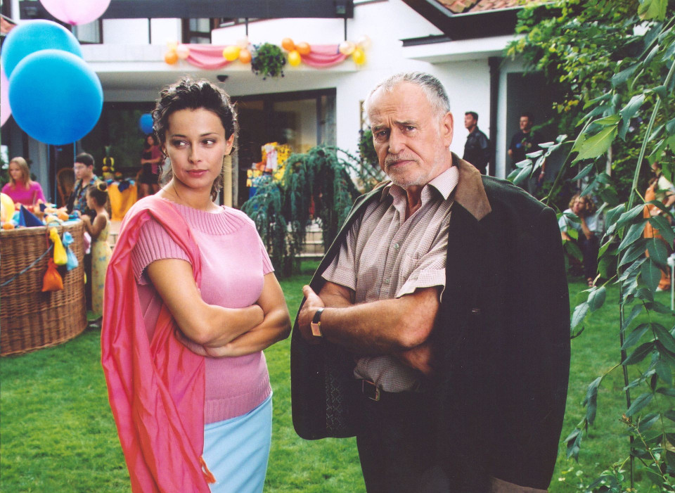 E = mc2 (2002) - film | Telemagazyn