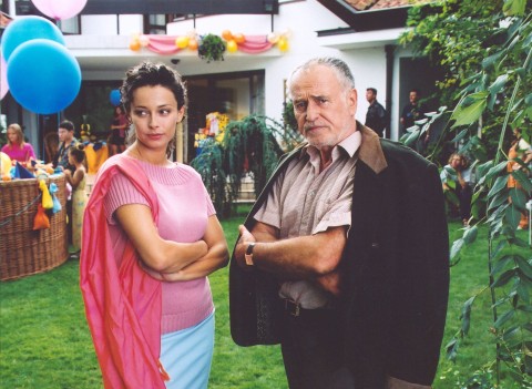 E = mc2 (2002) - film | Telemagazyn